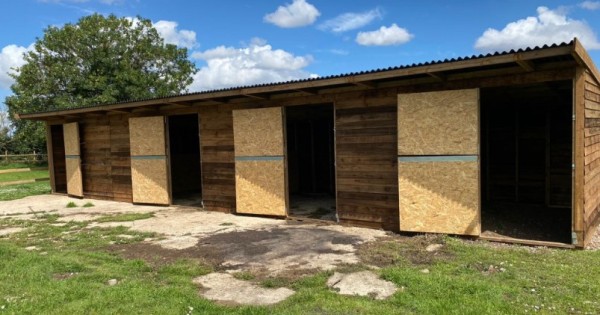 Standard Stables 48ft x 12ft