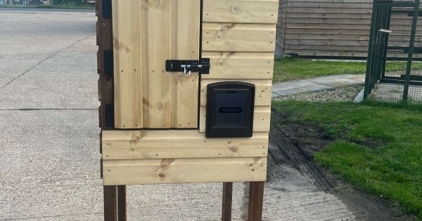 Freestanding sleeping box