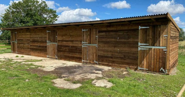 24ft x 12ft Animal Horse Field Shelter / Stable - Options of Skids ...