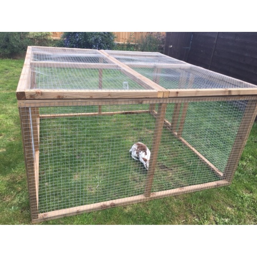 Rabbit / chicken run 3ft tall with door and mesh roof.